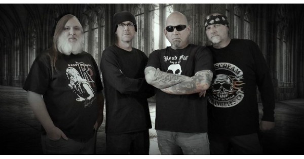 Saint Hellion ROCKS the Courtyard