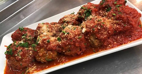 Mammas Meatball Eating Contest